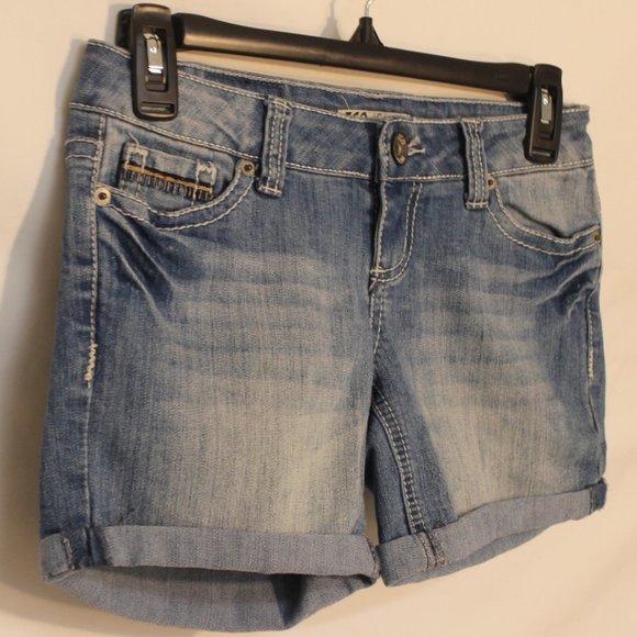 ZCO | Shorts | Zco Jeans Denim Short Shorts Size Junior Woman Light ...